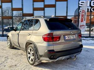 Grey BMW X5 2007 in Kaunas, with an engine capacity of 3.00 L and mileage of 386 thousand km for 8400 €, photo 3 on AUTOMOTO.COM.LV