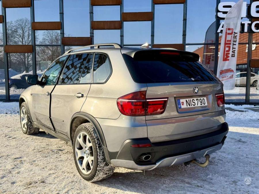 Grey BMW X5 2007 in Kaunas, with an engine capacity of 3.00 L and mileage of 386 thousand km for 8400 €, photo 3 on AUTOMOTO.COM.LV