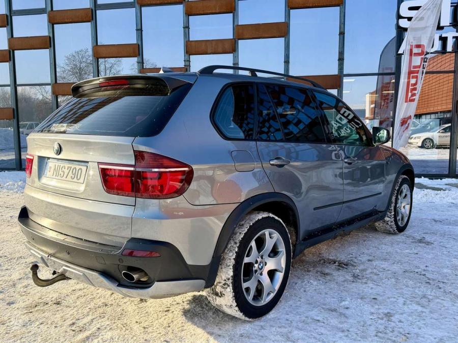 Grey BMW X5 2007 in Kaunas, with an engine capacity of 3.00 L and mileage of 386 thousand km for 8400 €, photo 4 on AUTOMOTO.COM.LV