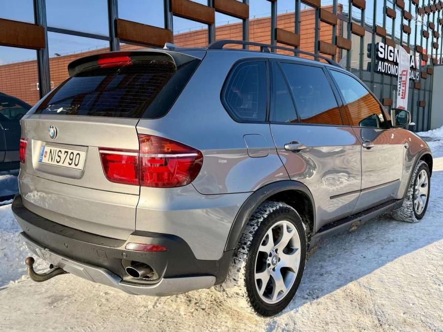 Grey BMW X5 2007 in Kaunas, with an engine capacity of 3.00 L and mileage of 386 thousand km for 8400 €, photo 8 on AUTOMOTO.COM.LV