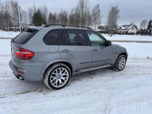 Grey BMW X5 2007 in Jelgava, with an engine capacity of 3.00 L and mileage of 0 thousand km for 9250 €, photo 6 on AUTOMOTO.COM.LV
