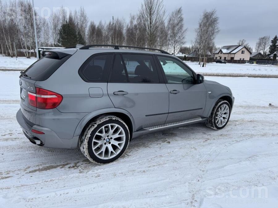 Grey BMW X5 2007 in Jelgava, with an engine capacity of 3.00 L and mileage of 0 thousand km for 9250 €, photo 6 on AUTOMOTO.COM.LV