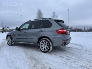 Grey BMW X5 2007 in Jelgava, with an engine capacity of 3.00 L and mileage of 0 thousand km for 9250 €, photo 9 on AUTOMOTO.COM.LV