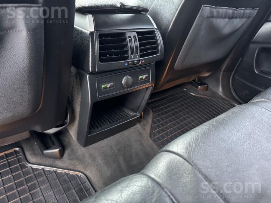Grey BMW X5 2007 in Jelgava, with an engine capacity of 3.00 L and mileage of 0 thousand km for 9250 €, photo 15 on AUTOMOTO.COM.LV
