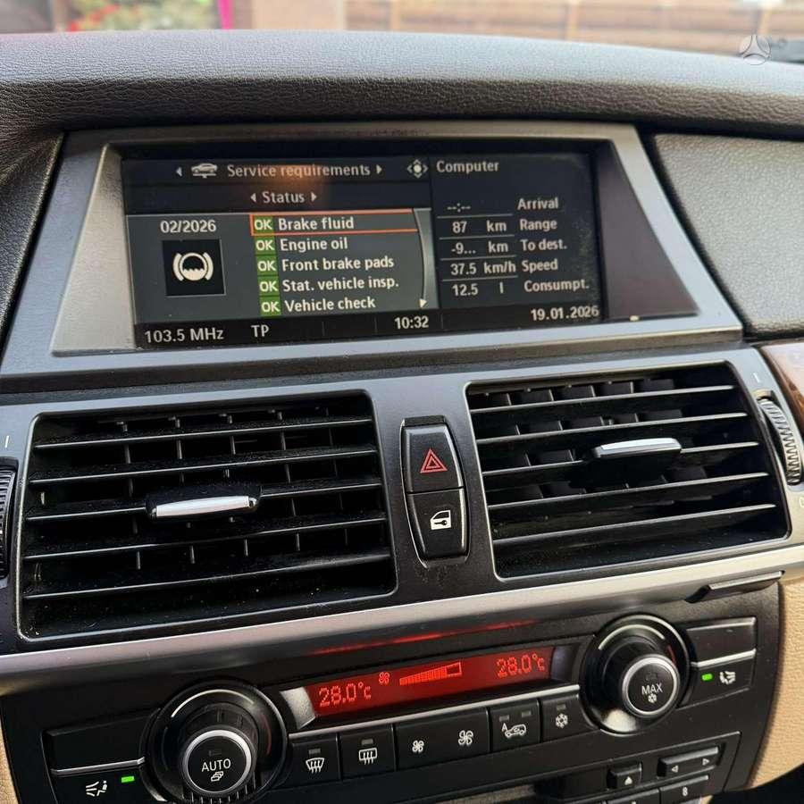 Grey BMW X5 2007 in Kaisiadorys, with an engine capacity of 2.99 L and mileage of 296 thousand km for 6950 €, photo 23 on AUTOMOTO.COM.LV