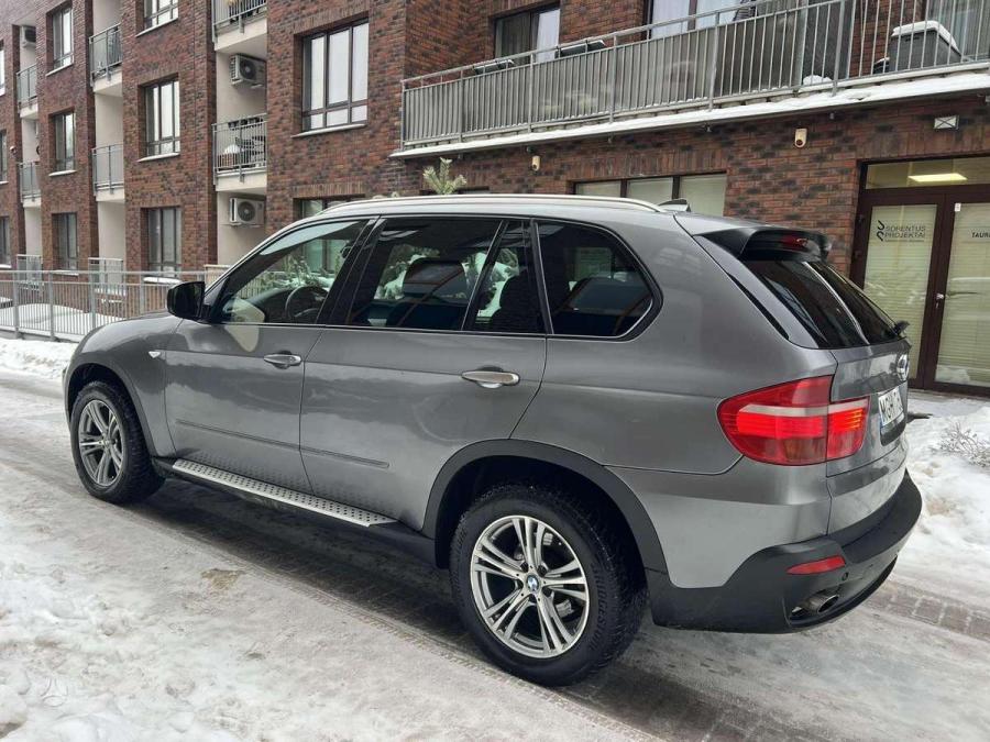 Pelēks BMW X5 2007 Viļņa, ar dzinēja tilpumu 2.99 L un nobraukumu 394 tūkst. km par 8650 €, foto 6 vietnē AUTOMOTO.COM.LV