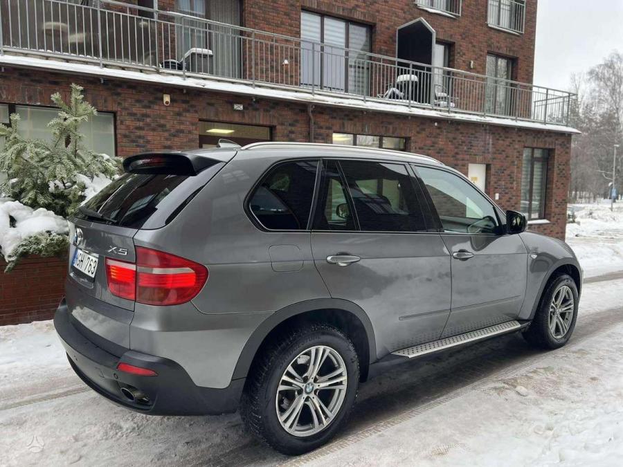 Pelēks BMW X5 2007 Viļņa, ar dzinēja tilpumu 2.99 L un nobraukumu 394 tūkst. km par 8650 €, foto 8 vietnē AUTOMOTO.COM.LV