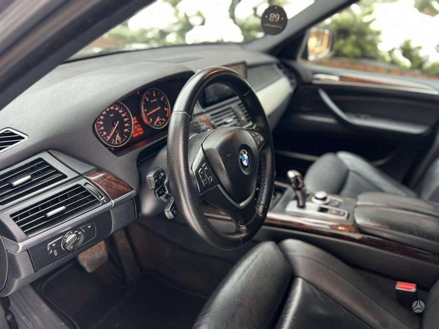Pelēks BMW X5 2007 Viļņa, ar dzinēja tilpumu 2.99 L un nobraukumu 394 tūkst. km par 8650 €, foto 9 vietnē AUTOMOTO.COM.LV