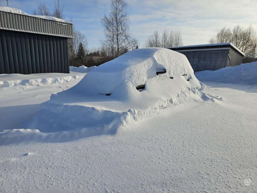 Grey BMW X5 2007 in Pakruojis, with an engine capacity of 2.99 L and mileage of 440 thousand km for 6400 €, photo 1 on AUTOMOTO.COM.LV