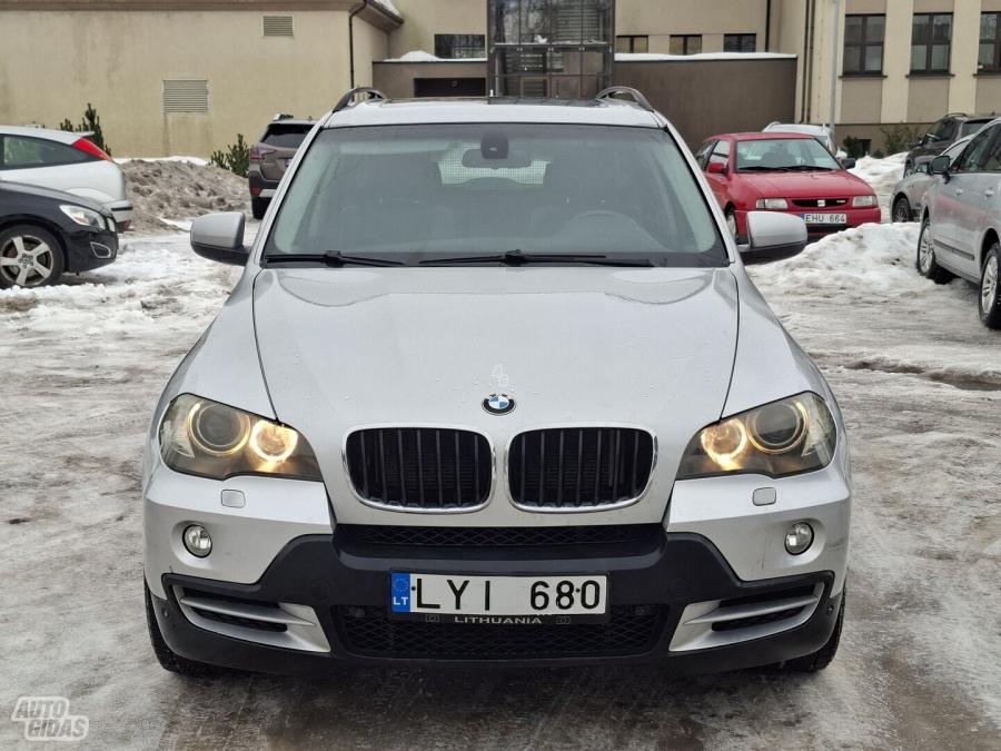 Grey BMW X5 2007 in Silute, with an engine capacity of 3.00 L and mileage of 370 thousand km for 6400 €, photo 7 on AUTOMOTO.COM.LV
