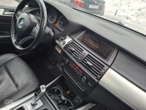 Grey BMW X5 2007 in Silute, with an engine capacity of 3.00 L and mileage of 370 thousand km for 6400 €, photo 14 on AUTOMOTO.COM.LV