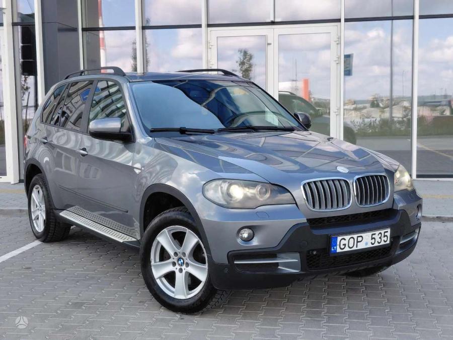 Grey BMW X5 2007 in Vilnius, with an engine capacity of 2.99 L and mileage of 349 thousand km for 7500 €, photo 1 on AUTOMOTO.COM.LV