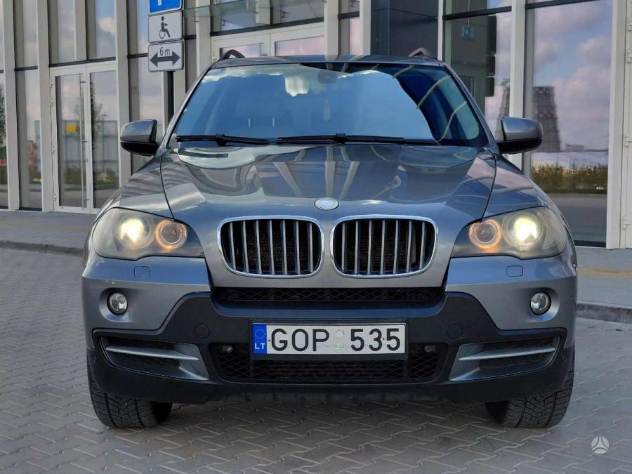 Grey BMW X5 2007 in Vilnius, with an engine capacity of 2.99 L and mileage of 349 thousand km for 7500 €, photo 2 on AUTOMOTO.COM.LV