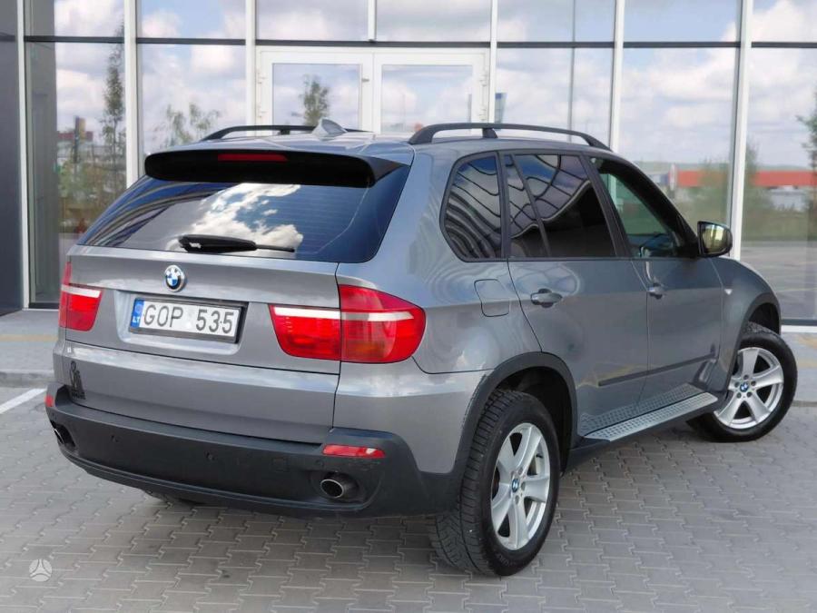 Grey BMW X5 2007 in Vilnius, with an engine capacity of 2.99 L and mileage of 349 thousand km for 7500 €, photo 6 on AUTOMOTO.COM.LV
