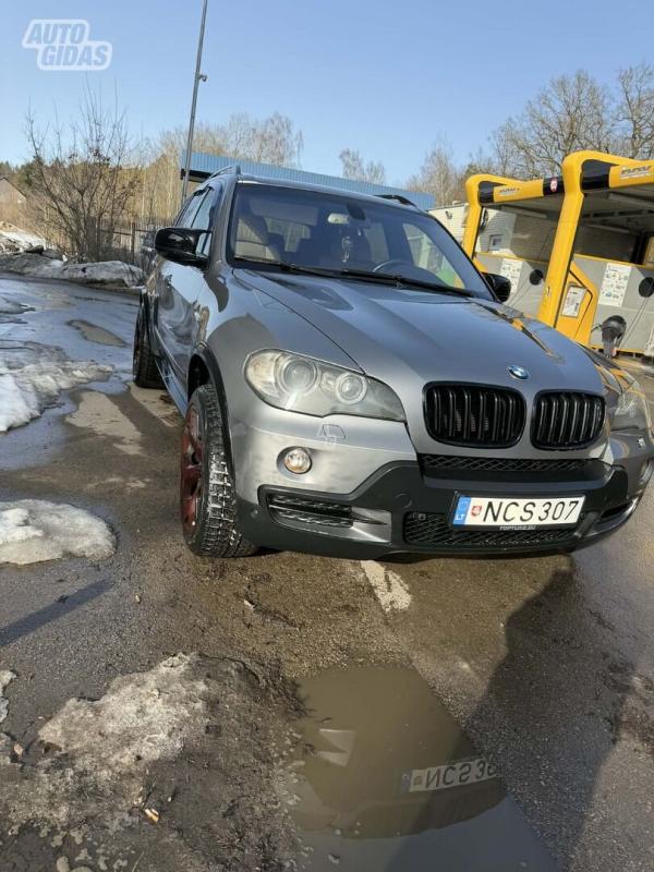 Grey BMW X5 2007 in Vilnius, with an engine capacity of 3.00 L and mileage of 520 thousand km for 6200 €, photo 1 on AUTOMOTO.COM.LV