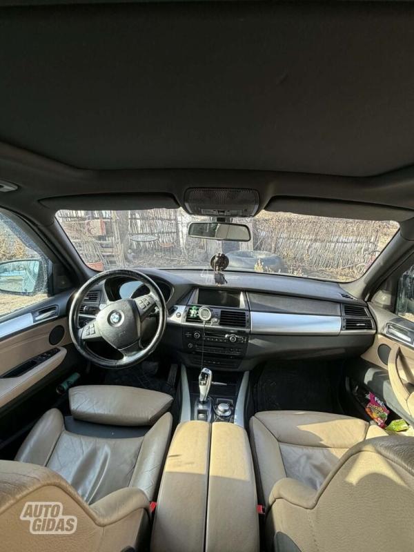 Grey BMW X5 2007 in Vilnius, with an engine capacity of 3.00 L and mileage of 520 thousand km for 6200 €, photo 10 on AUTOMOTO.COM.LV