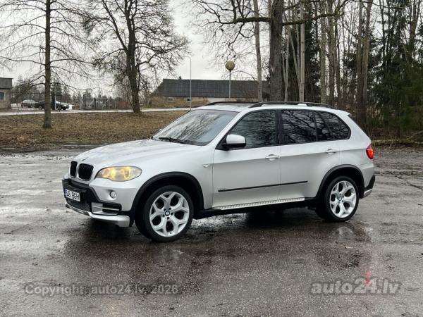 Grey BMW X5 2007 in Rakvere, with an engine capacity of 3.00 L and mileage of 306 thousand km for 8700 €, photo 9 on AUTOMOTO.COM.LV