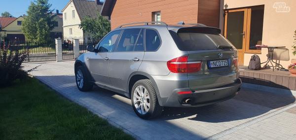 Pelēks BMW X5 2007 Panevēža, ar dzinēja tilpumu 3.00 L un nobraukumu 321 tūkst. km par 8200 €, foto 2 vietnē AUTOMOTO.COM.LV