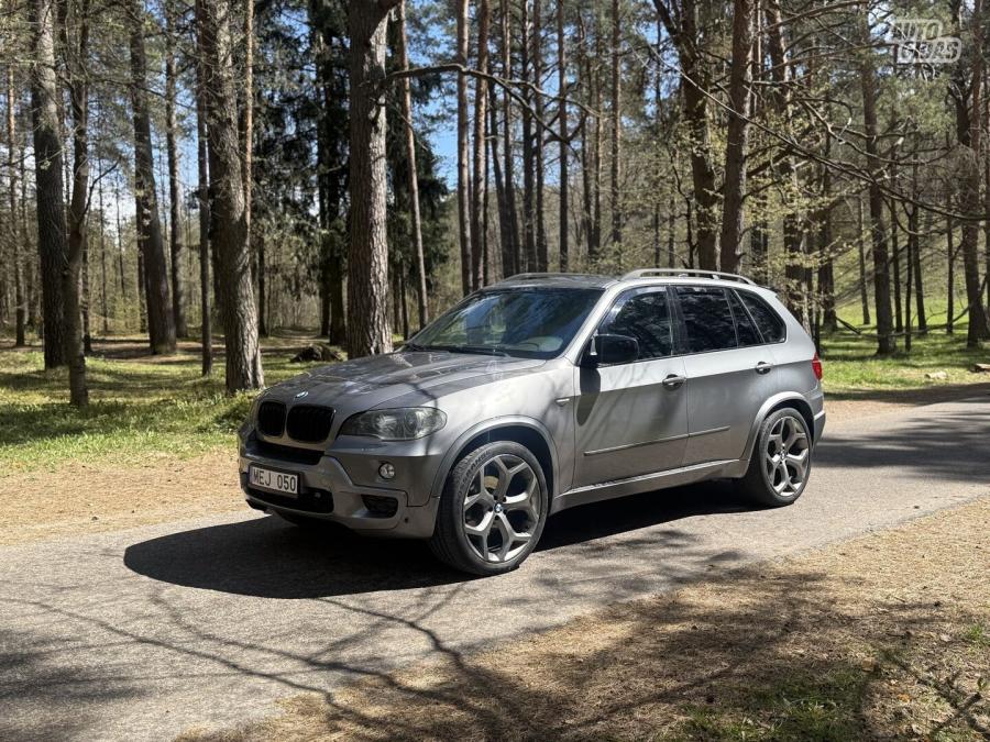 Pelēks BMW X5 2007 Viļņa, ar dzinēja tilpumu 3.00 L un nobraukumu 401 tūkst. km par 7900 €, foto 1 vietnē AUTOMOTO.COM.LV