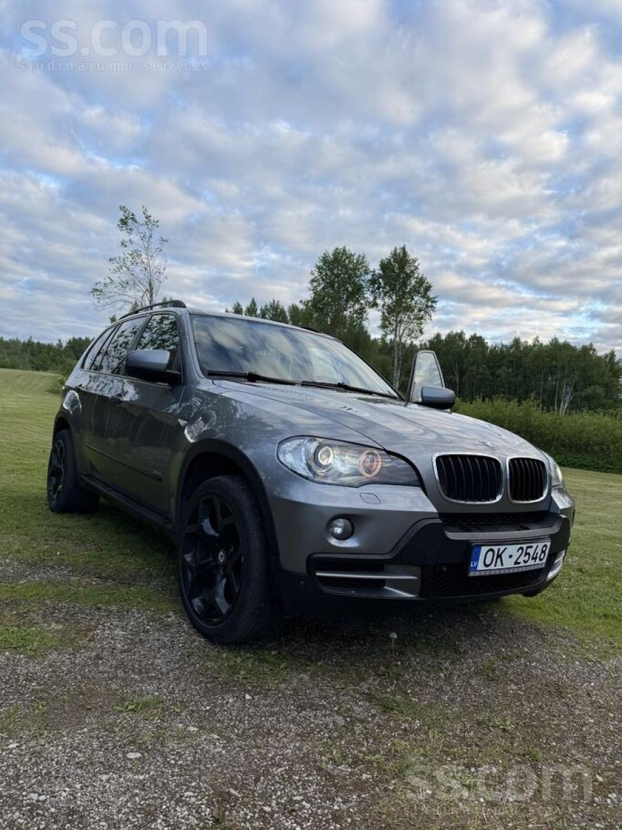 Grey BMW X5 2007 in Rezekne, with an engine capacity of 3.00 L and mileage of 423 thousand km for 7200 €, photo 3 on AUTOMOTO.COM.LV