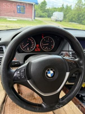 Grey BMW X5 2007 in Rezekne, with an engine capacity of 3.00 L and mileage of 423 thousand km for 7200 €, photo 4 on AUTOMOTO.COM.LV