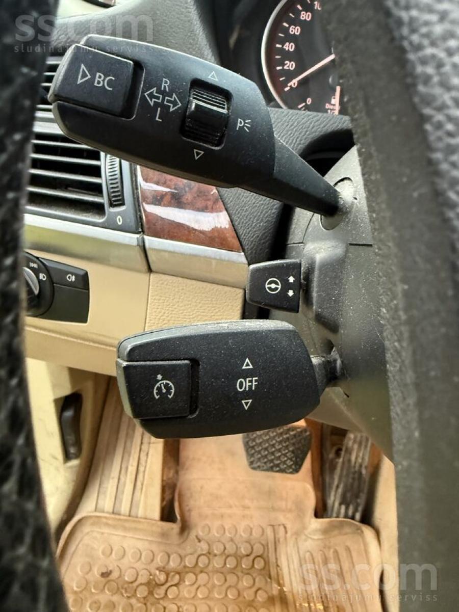 Grey BMW X5 2007 in Rezekne, with an engine capacity of 3.00 L and mileage of 423 thousand km for 7200 €, photo 5 on AUTOMOTO.COM.LV