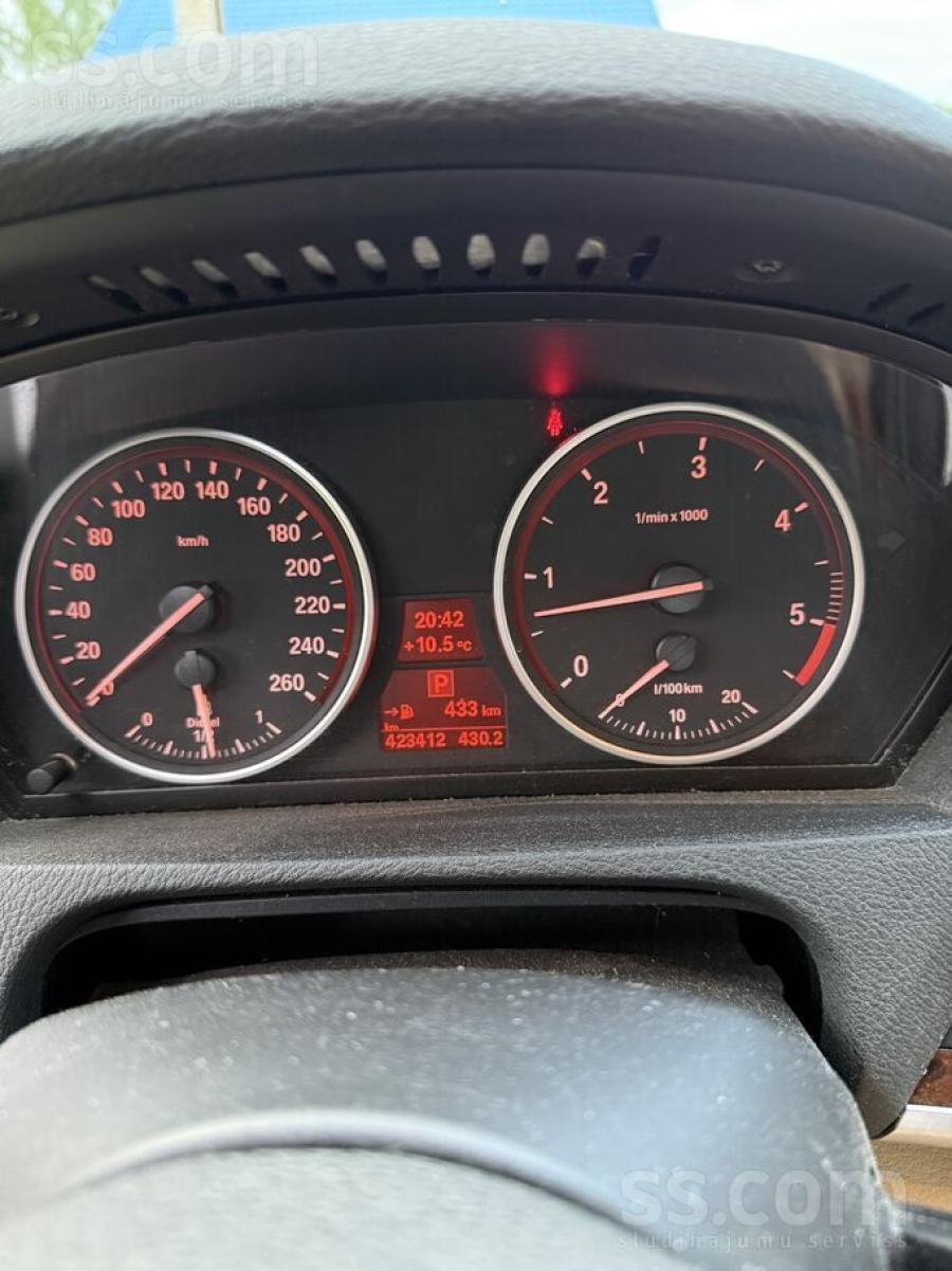 Grey BMW X5 2007 in Rezekne, with an engine capacity of 3.00 L and mileage of 423 thousand km for 7200 €, photo 6 on AUTOMOTO.COM.LV
