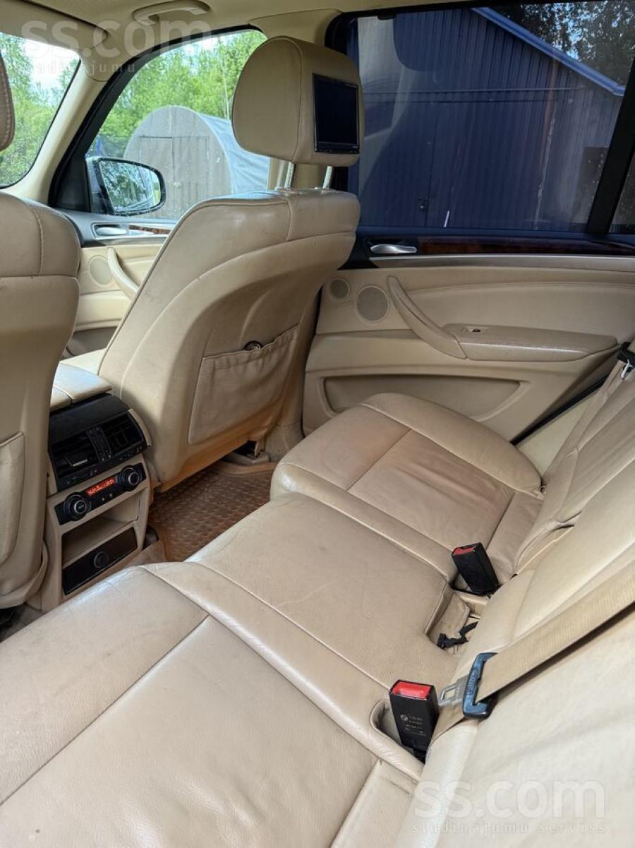 Grey BMW X5 2007 in Rezekne, with an engine capacity of 3.00 L and mileage of 423 thousand km for 7200 €, photo 8 on AUTOMOTO.COM.LV