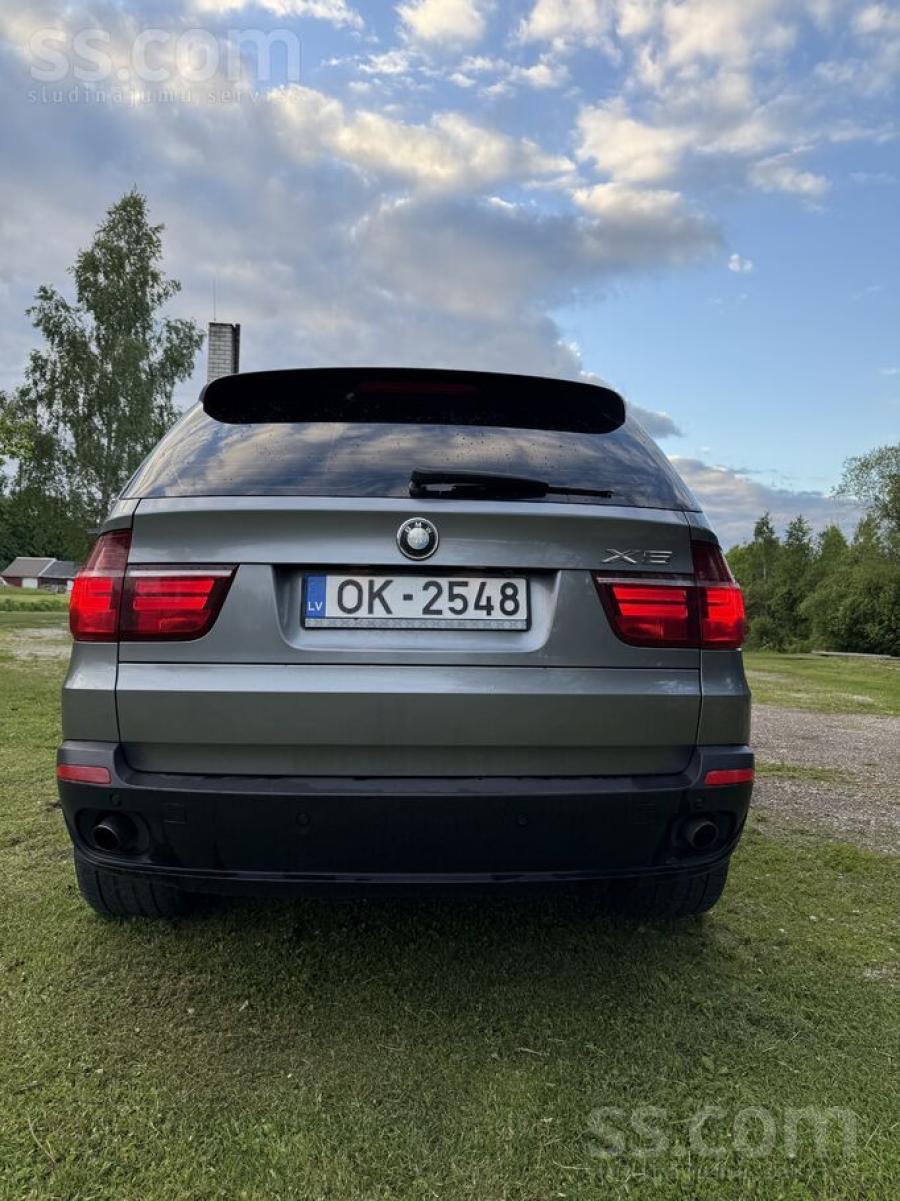 Grey BMW X5 2007 in Rezekne, with an engine capacity of 3.00 L and mileage of 423 thousand km for 7200 €, photo 12 on AUTOMOTO.COM.LV