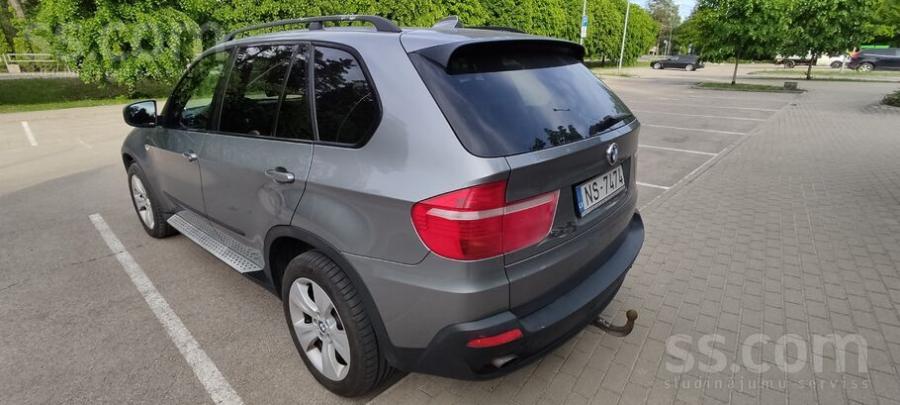 Pelēks BMW X5 2007 Ogre, ar dzinēja tilpumu 3.00 L un nobraukumu 283 tūkst. km par 8400 €, foto 1 vietnē AUTOMOTO.COM.LV