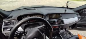 Pelēks BMW X5 2007 Ogre, ar dzinēja tilpumu 3.00 L un nobraukumu 283 tūkst. km par 8400 €, foto 4 vietnē AUTOMOTO.COM.LV
