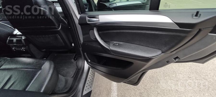 Pelēks BMW X5 2007 Ogre, ar dzinēja tilpumu 3.00 L un nobraukumu 283 tūkst. km par 8400 €, foto 6 vietnē AUTOMOTO.COM.LV