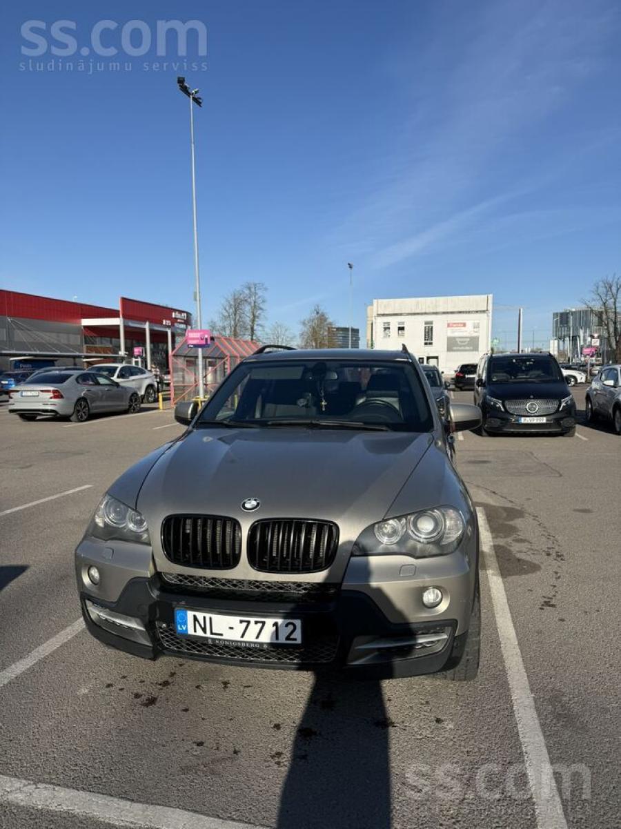 Pelēks BMW X5 2007 Rīga, ar dzinēja tilpumu 3.00 L un nobraukumu 413 tūkst. km par 6900 €, foto 1 vietnē AUTOMOTO.COM.LV