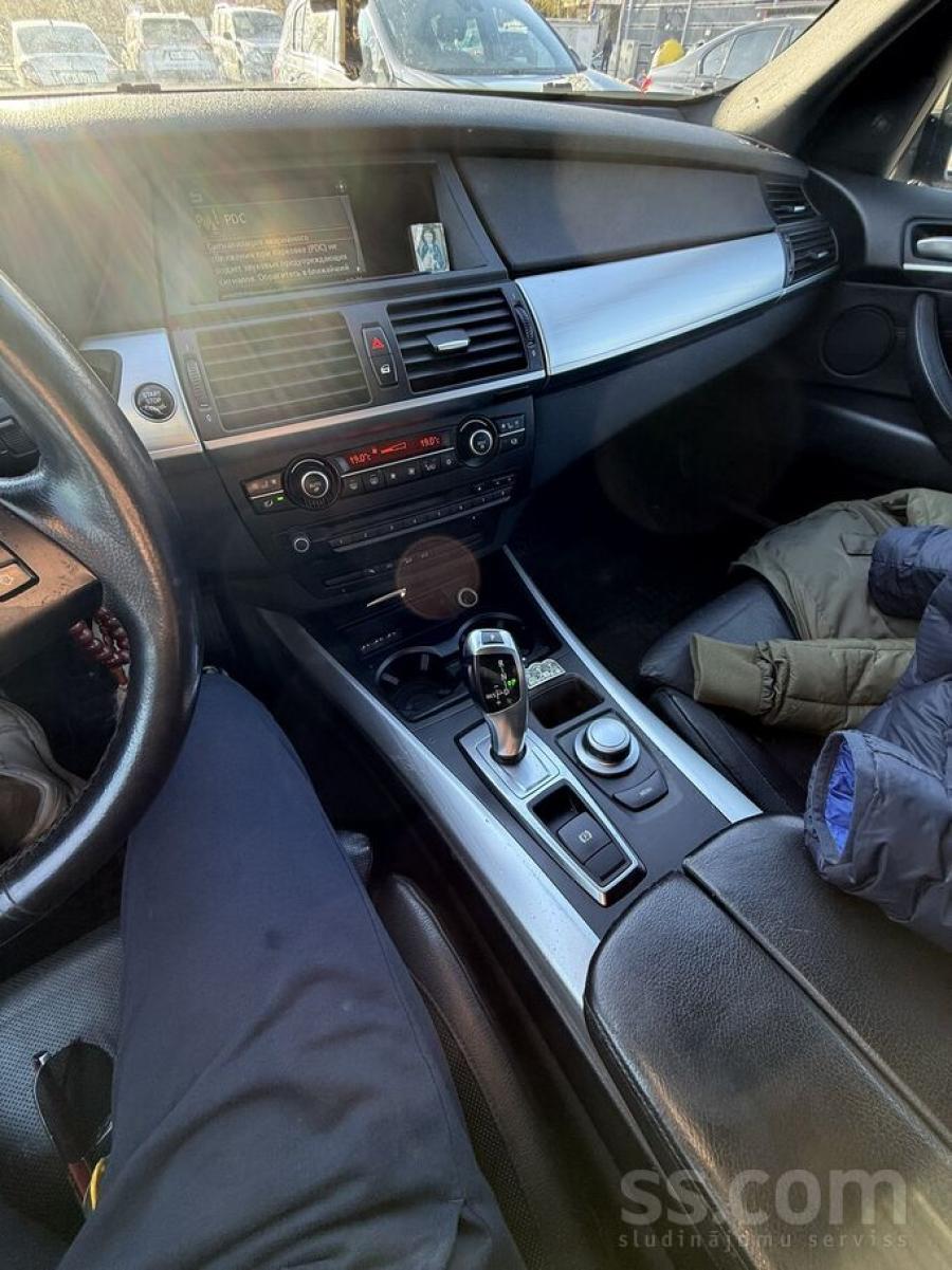 Pelēks BMW X5 2007 Rīga, ar dzinēja tilpumu 3.00 L un nobraukumu 413 tūkst. km par 6900 €, foto 6 vietnē AUTOMOTO.COM.LV