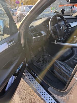 Pelēks BMW X5 2007 Rīga, ar dzinēja tilpumu 3.00 L un nobraukumu 413 tūkst. km par 6900 €, foto 9 vietnē AUTOMOTO.COM.LV