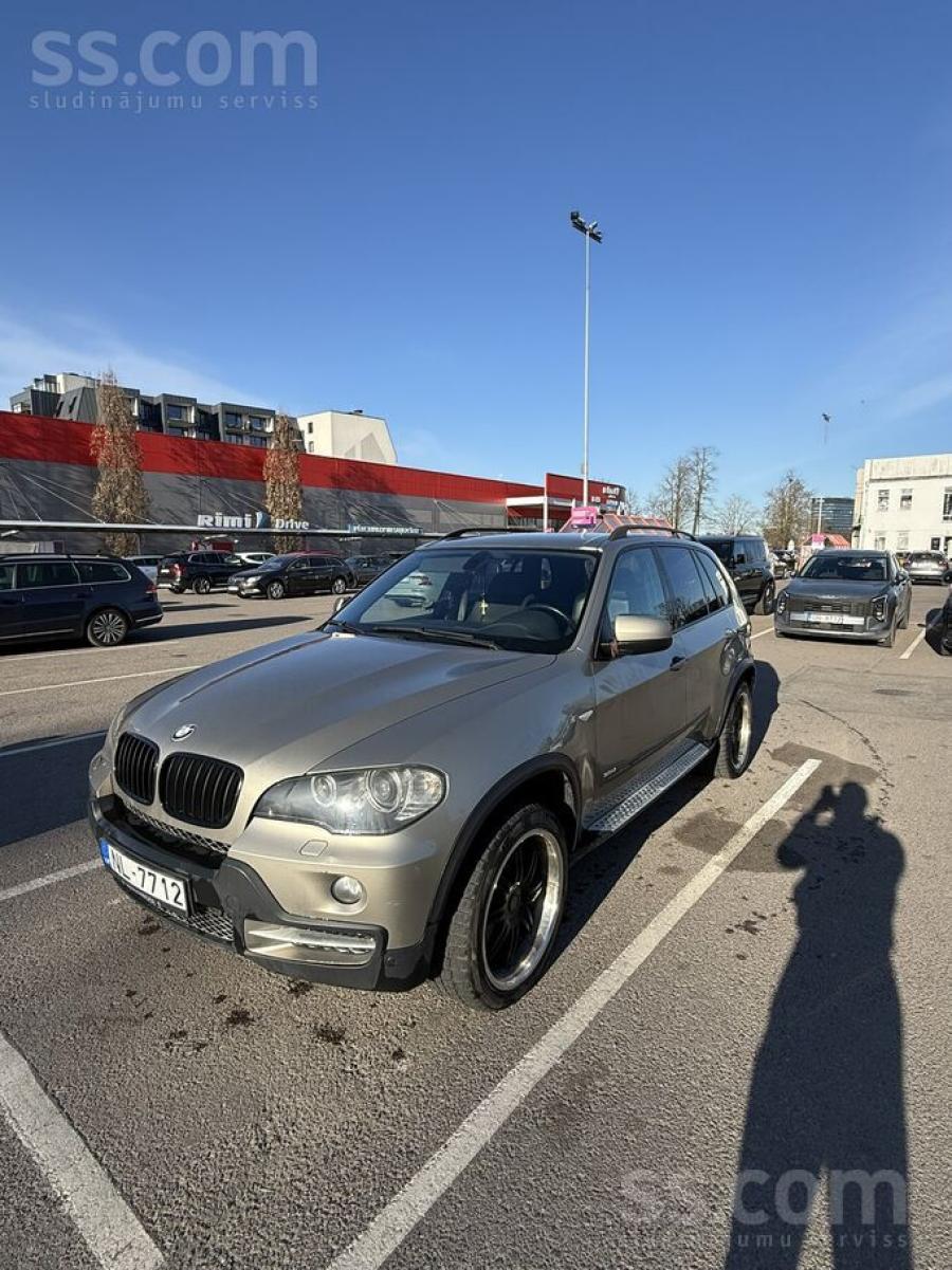 Pelēks BMW X5 2007 Rīga, ar dzinēja tilpumu 3.00 L un nobraukumu 413 tūkst. km par 6900 €, foto 10 vietnē AUTOMOTO.COM.LV
