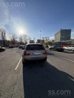 Pelēks BMW X5 2007 Rīga, ar dzinēja tilpumu 3.00 L un nobraukumu 413 tūkst. km par 6900 €, foto 12 vietnē AUTOMOTO.COM.LV