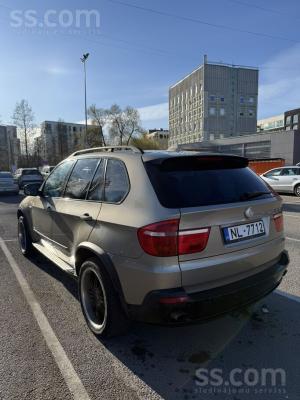 Pelēks BMW X5 2007 Rīga, ar dzinēja tilpumu 3.00 L un nobraukumu 413 tūkst. km par 6900 €, foto 13 vietnē AUTOMOTO.COM.LV