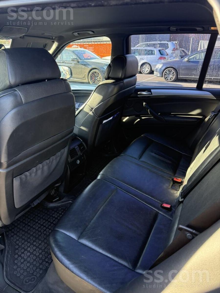 Pelēks BMW X5 2007 Rīga, ar dzinēja tilpumu 3.00 L un nobraukumu 413 tūkst. km par 6900 €, foto 19 vietnē AUTOMOTO.COM.LV