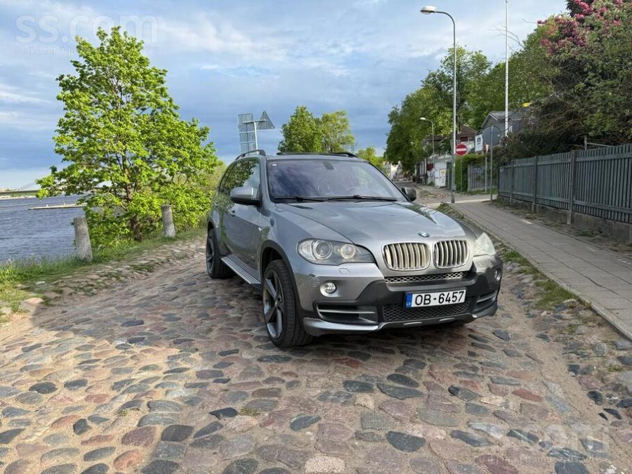 Grey BMW X5 2007 in Riga, with an engine capacity of 4.80 L and mileage of 22 thousand km for 6880 €, photo 1 on AUTOMOTO.COM.LV