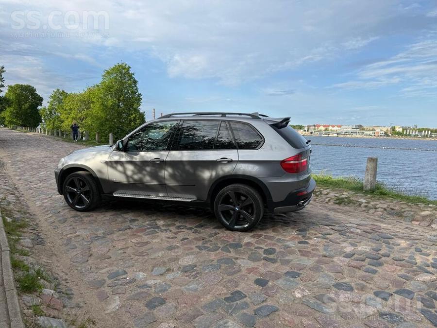 Grey BMW X5 2007 in Riga, with an engine capacity of 4.80 L and mileage of 22 thousand km for 6880 €, photo 3 on AUTOMOTO.COM.LV