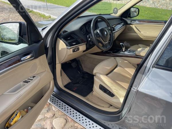 Grey BMW X5 2007 in Daugavpils, with an engine capacity of 3.00 L and mileage of 379 thousand km for 7299 €, photo 9 on AUTOMOTO.COM.LV