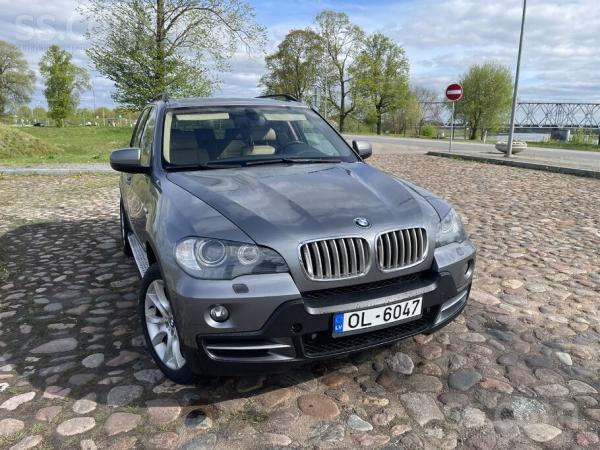 Grey BMW X5 2007 in Daugavpils, with an engine capacity of 3.00 L and mileage of 379 thousand km for 6999 €, photo 1 on AUTOMOTO.COM.LV