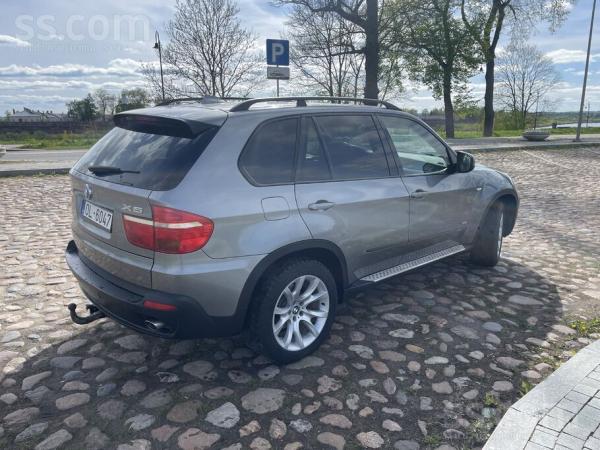 Grey BMW X5 2007 in Daugavpils, with an engine capacity of 3.00 L and mileage of 379 thousand km for 6999 €, photo 4 on AUTOMOTO.COM.LV