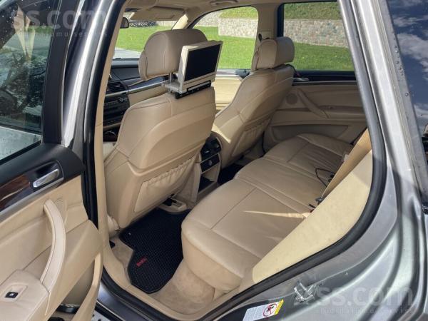 Grey BMW X5 2007 in Daugavpils, with an engine capacity of 3.00 L and mileage of 379 thousand km for 6999 €, photo 6 on AUTOMOTO.COM.LV