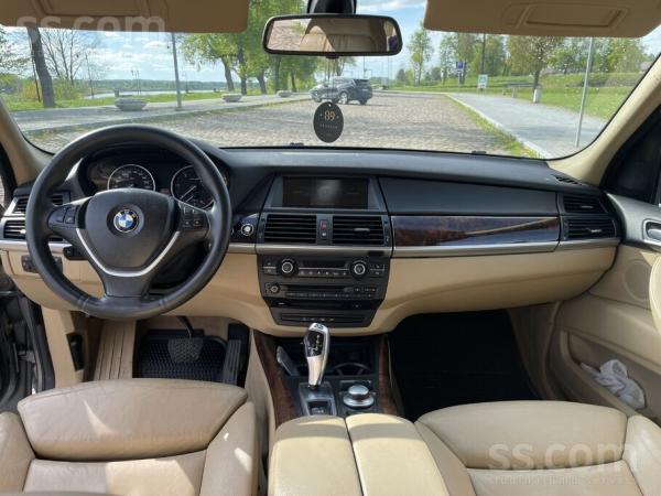 Grey BMW X5 2007 in Daugavpils, with an engine capacity of 3.00 L and mileage of 379 thousand km for 6999 €, photo 7 on AUTOMOTO.COM.LV
