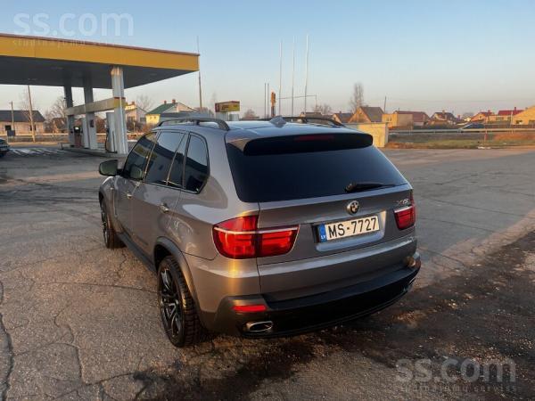Grey BMW X5 2007 in Daugavpils, with an engine capacity of 3.00 L and mileage of 307 thousand km for 9700 €, photo 2 on AUTOMOTO.COM.LV