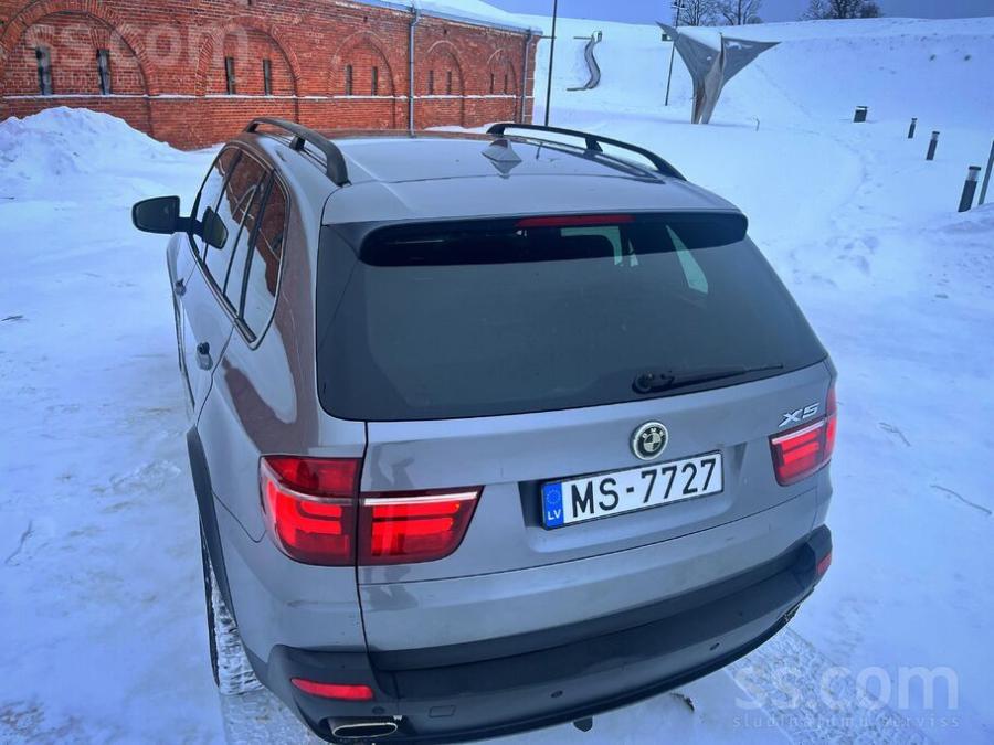 Grey BMW X5 2007 in Daugavpils, with an engine capacity of 3.00 L and mileage of 307 thousand km for 9700 €, photo 6 on AUTOMOTO.COM.LV