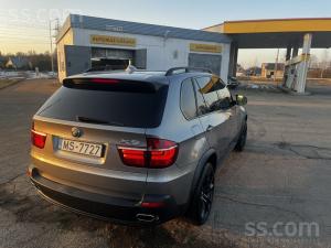 Grey BMW X5 2007 in Daugavpils, with an engine capacity of 3.00 L and mileage of 307 thousand km for 9700 €, photo 9 on AUTOMOTO.COM.LV