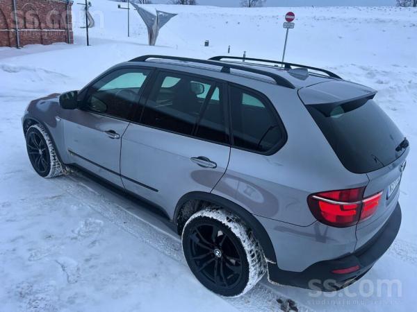 Grey BMW X5 2007 in Daugavpils, with an engine capacity of 3.00 L and mileage of 307 thousand km for 9700 €, photo 6 on AUTOMOTO.COM.LV
